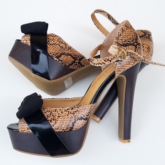 Diva | Shoes | Peep Toe Diva Snake Print Platform Heels Size 6 | Poshmark